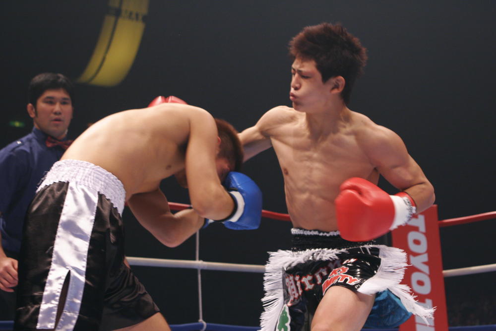 【2007年4月の格闘技】K-1史上最年少15歳でHIROYAがプロデビュー、10歳上の相手に初回KO勝ち - ゴング格闘技