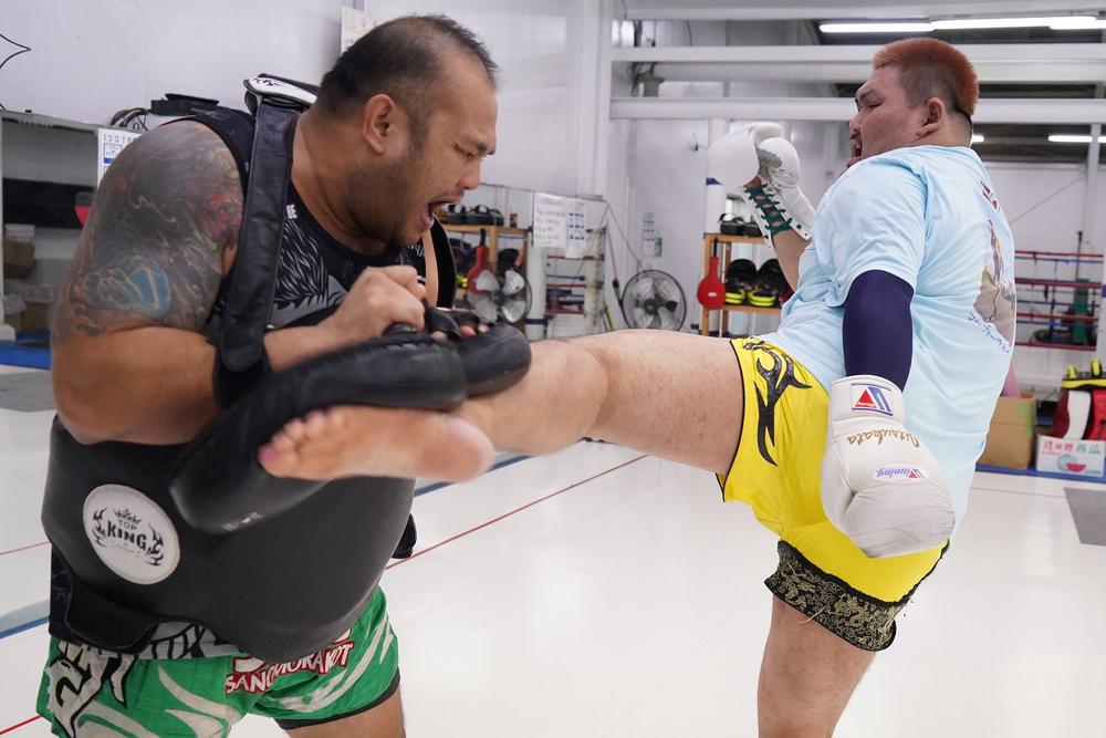 【K-1】実方宏介「1Rにアバラを折って2Rにハイキックで倒す」、カリミアンを倒したら石井慧と京太郎にリベンジ - ゴング格闘技