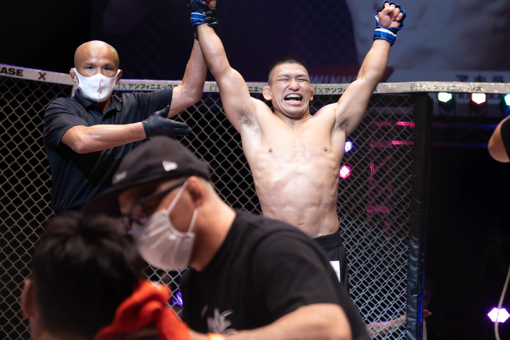 【PANCRASE】アキラが松本光史をTKOで暫定王者に！ 鶴屋怜が驚異の5連勝、雑賀ヤン坊が96秒TKO勝ち、女王KAREN判定勝ち、井村塁 ...