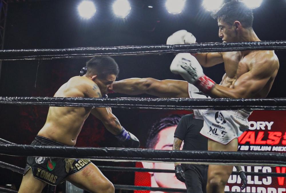 【GLORY】ヴィダレスが地元メキシコで勝利、アパリシオが豪快KO、ランカー2人が敗れる波乱、小林愛三に勝利したコムがアルゼンチンのコスナルドに敗れる - ゴング格闘技