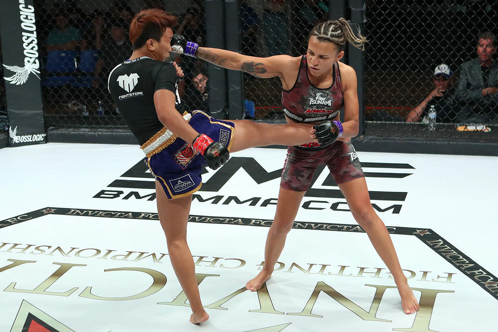 02_Loma_Lookboonmee_vs_Monique_Adriane1.jpg - ゴング格闘技