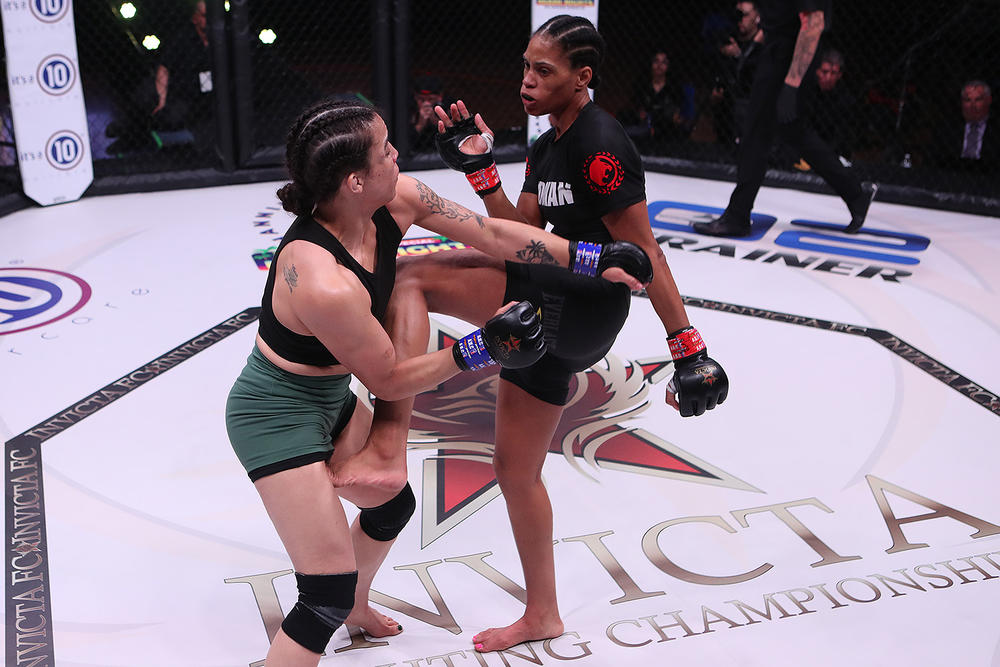 10_Taneisha_Tennant_vs_Taylor_Guardado_04.jpg - ゴング格闘技